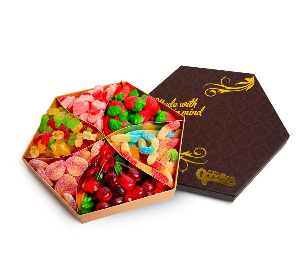 Signature Candy Gift Box – TheWorldOfGoodies